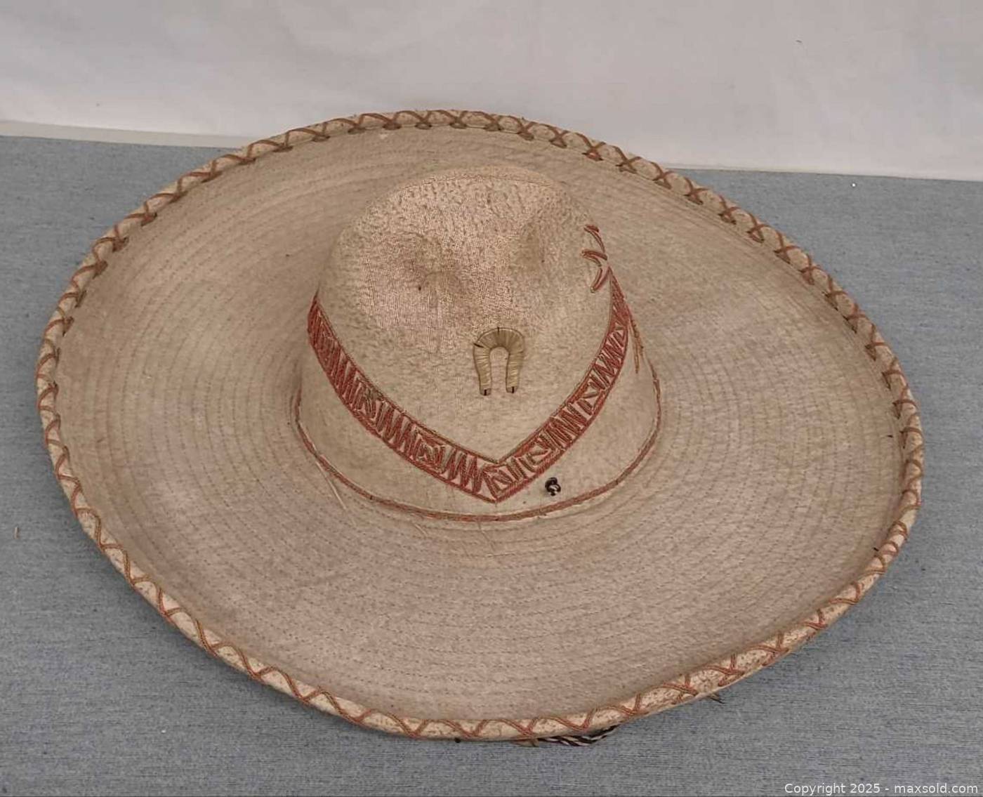 Woven straw Mexican sombrero | Maxsold