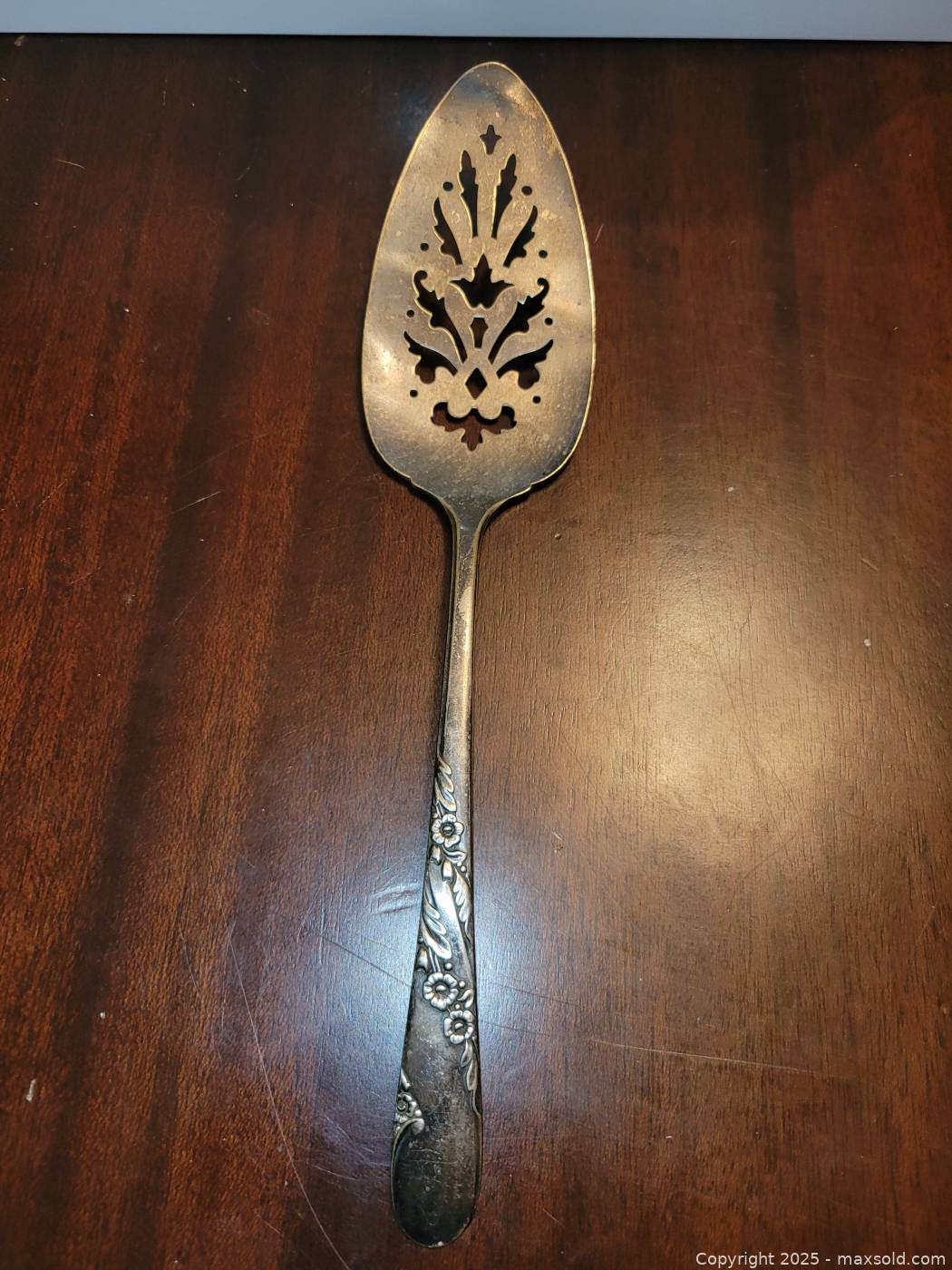 Wm Rogers and Tudor Plate silverplate serving spoons | Maxsold