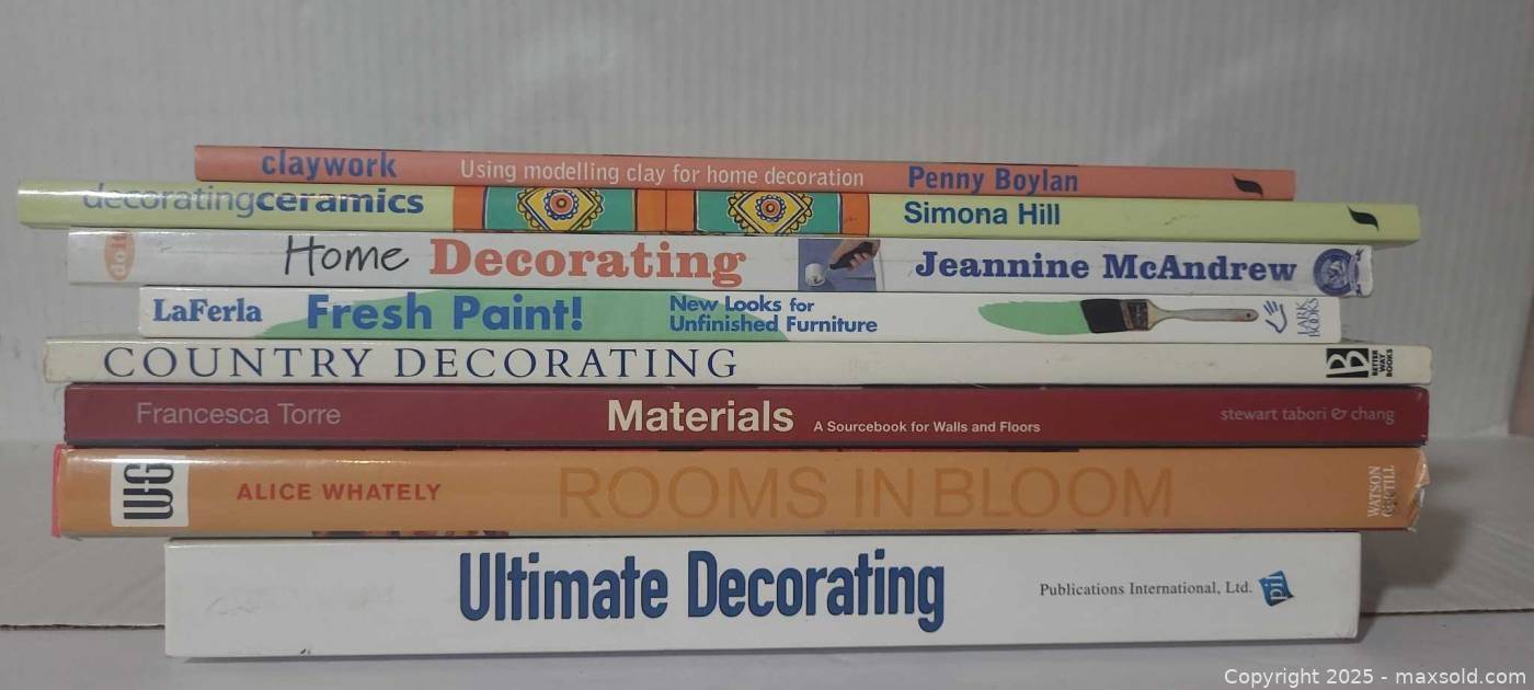Unused softcover and hardcover books, 8 | Maxsold