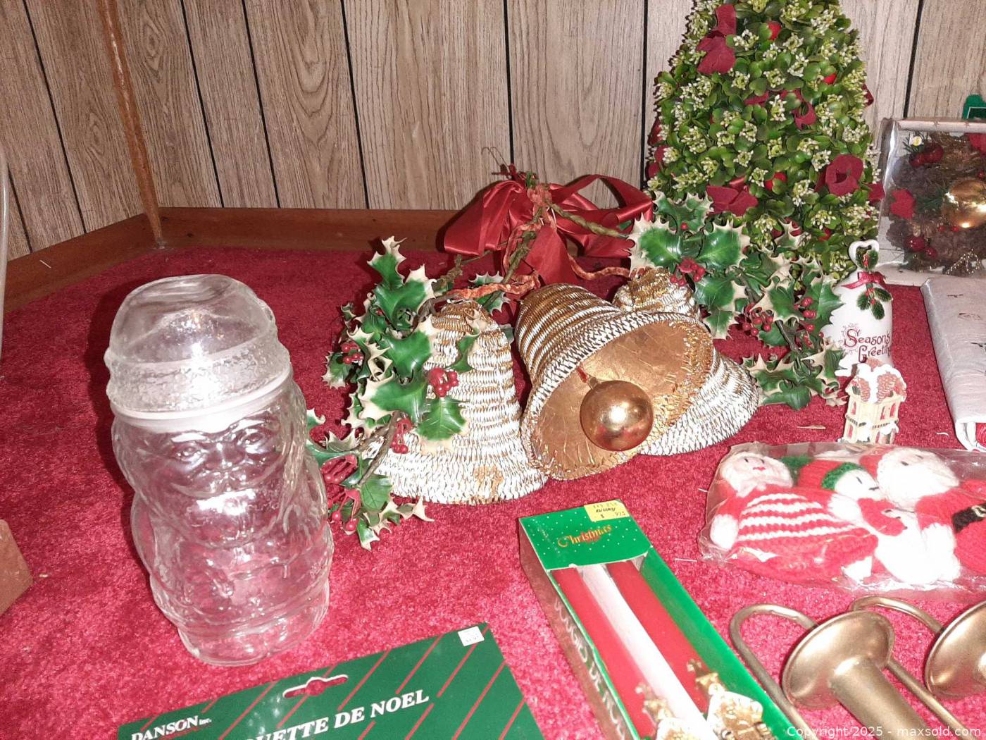 Assorted vintage Christmas decorations | Maxsold