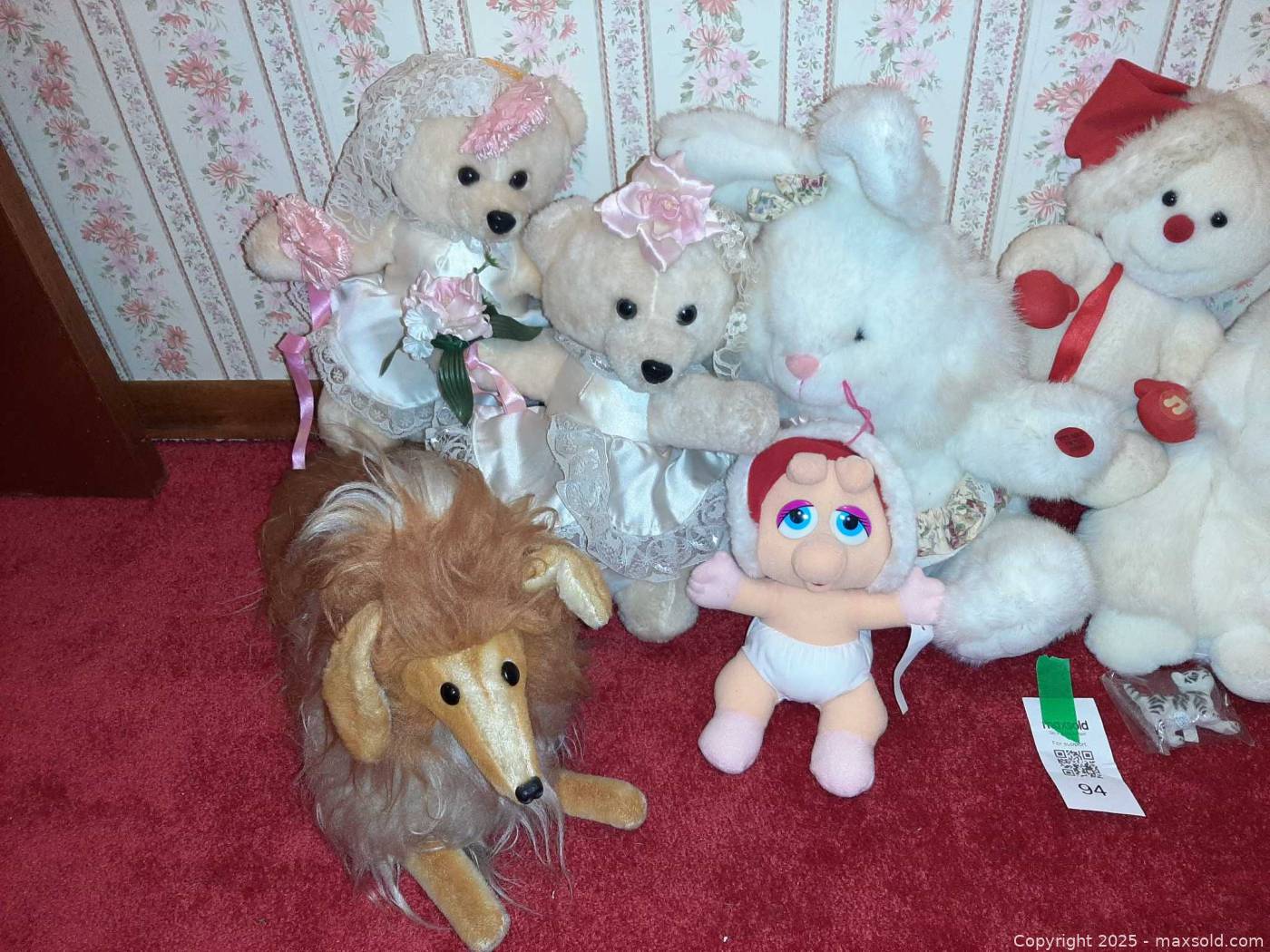 Stuffed animals and plush toys collection | Maxsold