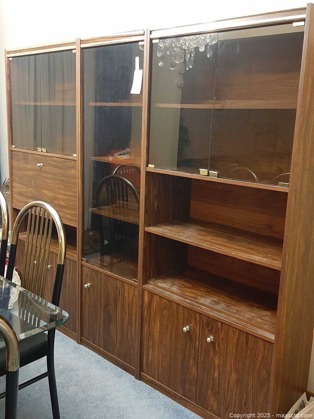 Mid-Century modular wooden wall unit display cabinet | Maxsold