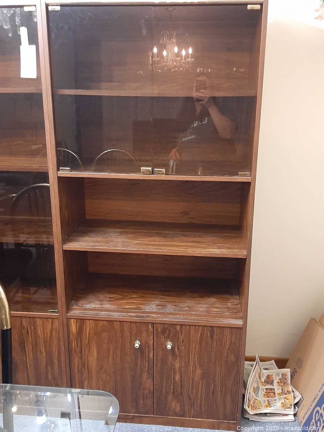 Mid-Century modular wooden wall unit display cabinet | Maxsold