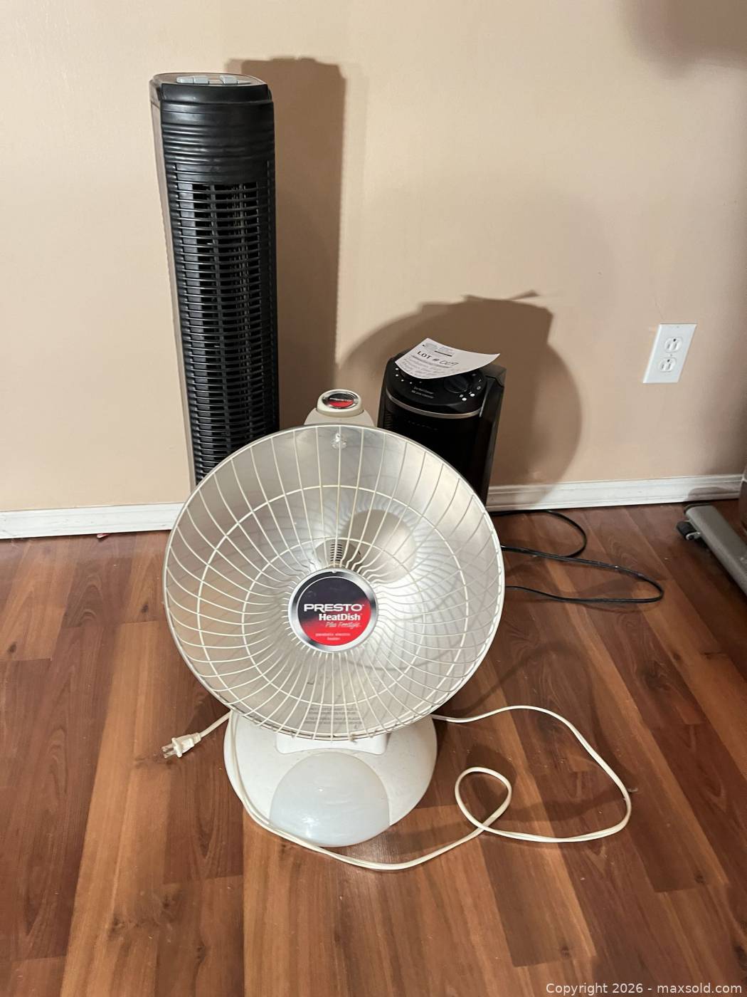 Sunbeam oscillating tower fan, Konwin 18" tower heater, Presto HeatDish ...