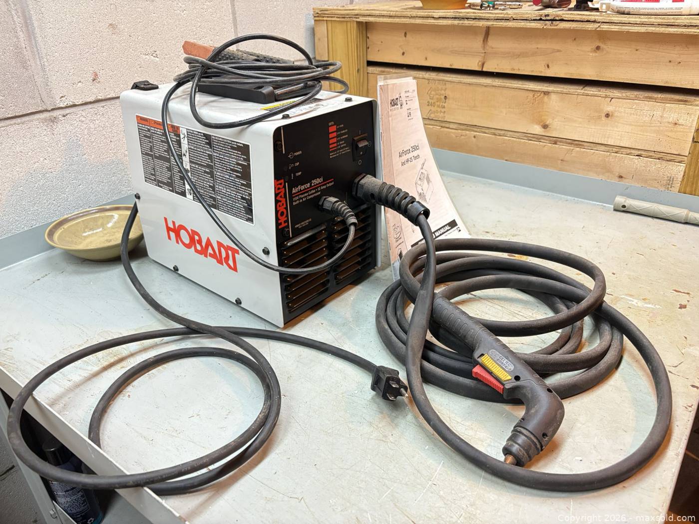 Hobart AirForce 250ci plasma cutter | Maxsold