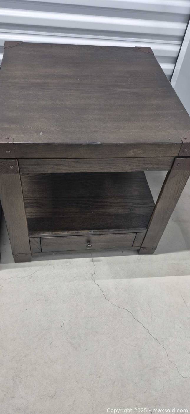 Pair of engineered wood end tables | Maxsold