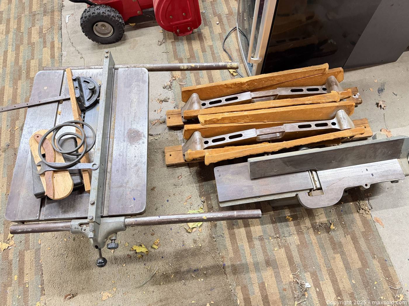 Delta Milwaukee Jointer/Planer Parts And Cart | Maxsold