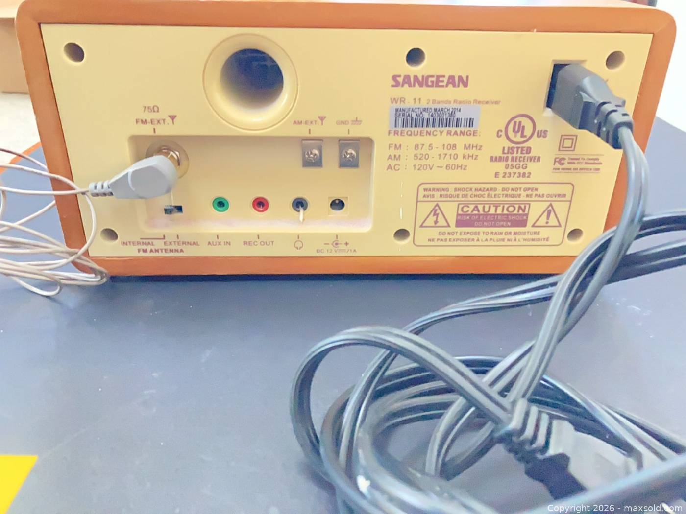 Sangean WR-11 Tabletop AM/FM Radio | Maxsold