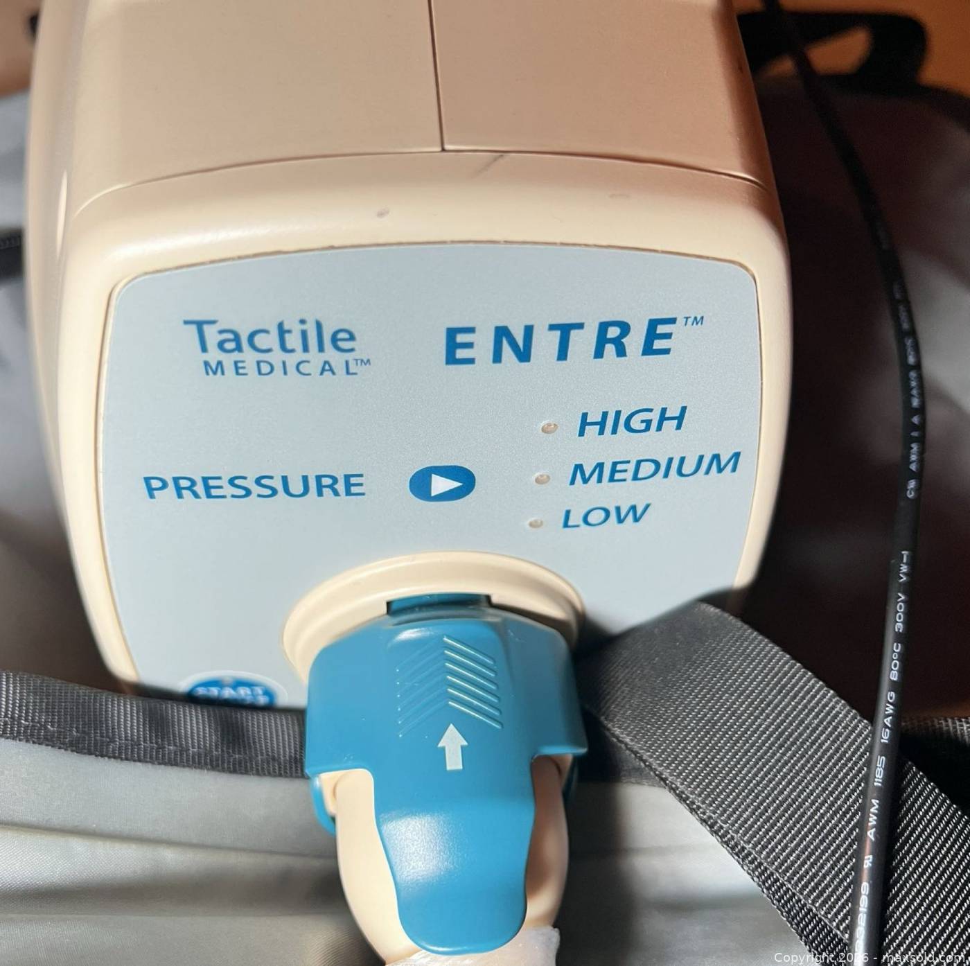 Tactile Medical ENTRE compression pump with full-leg garment | Maxsold