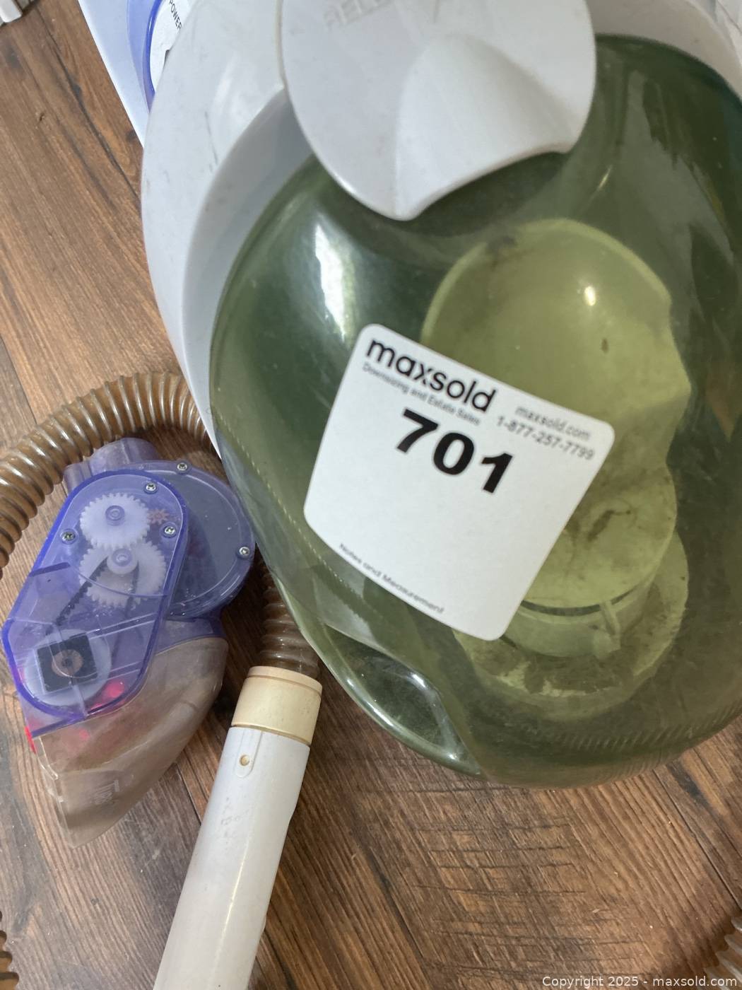 Bissell portable Little Green ProHeat carpet cleaner | Maxsold