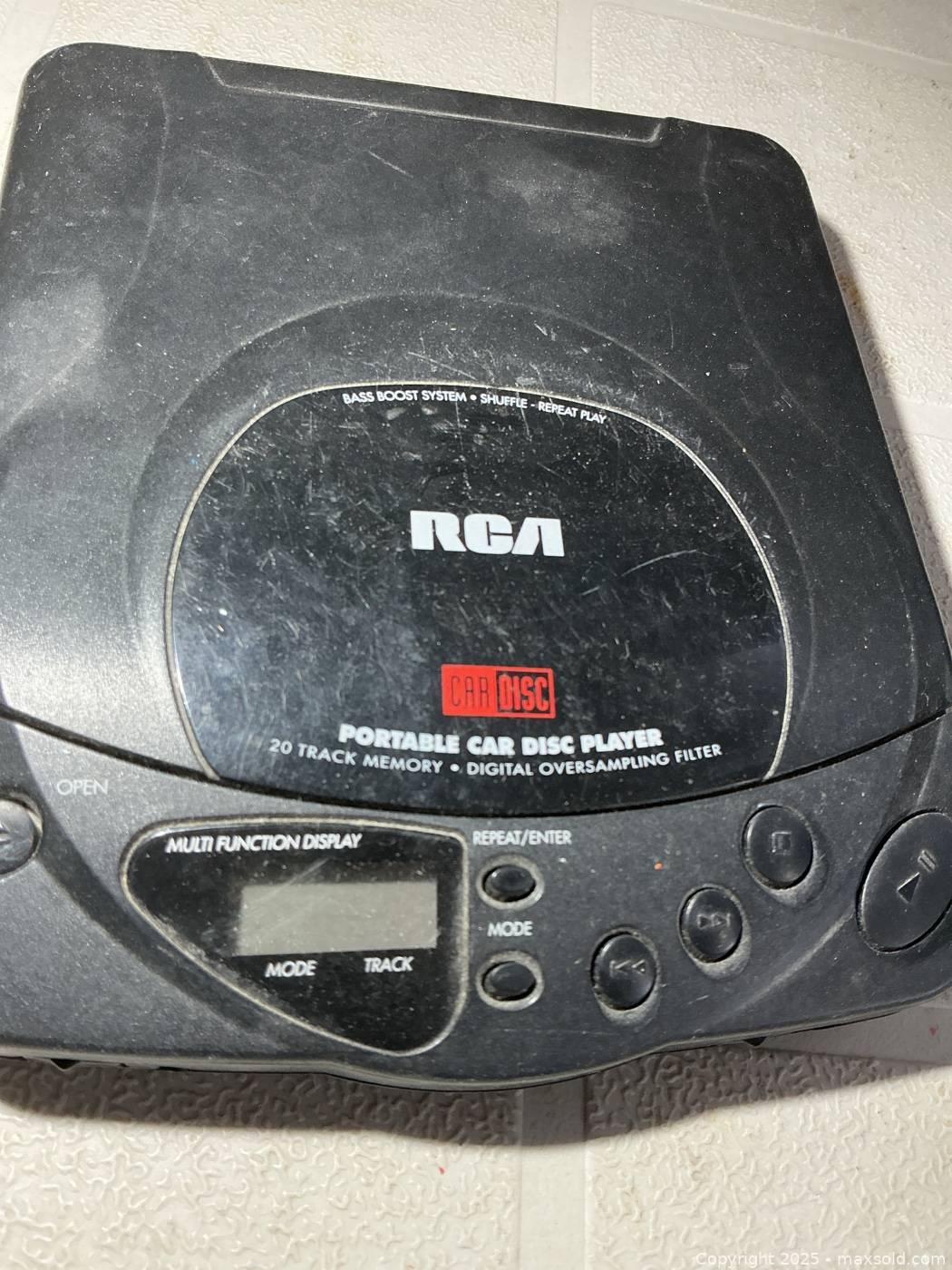 RCA RP-7916A portable CD player | Maxsold