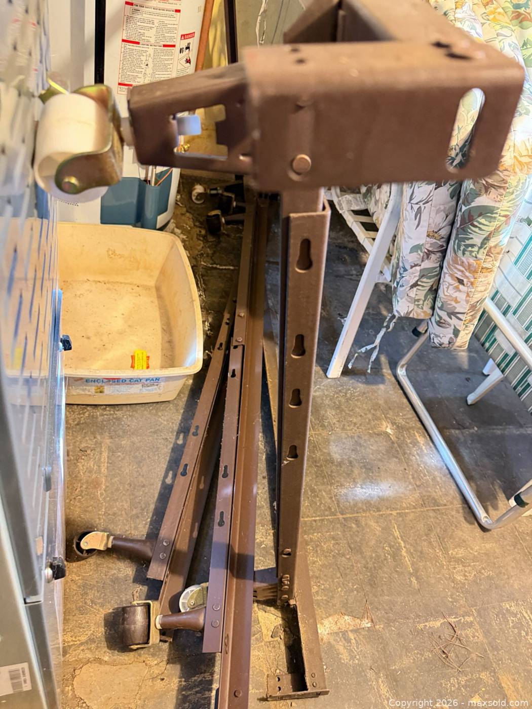 Adjustable steel bed frame support | Maxsold