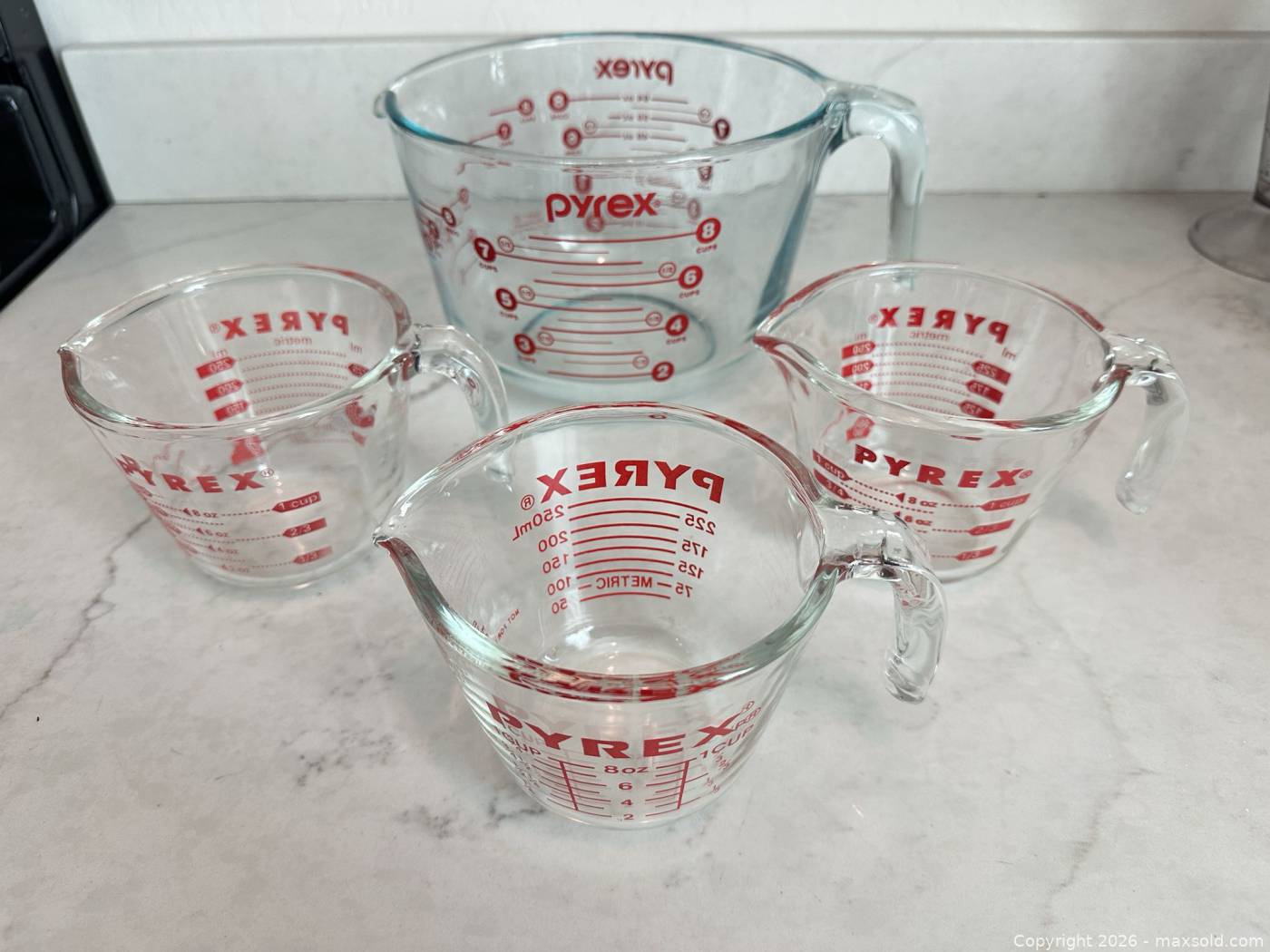 Glass measuring cups & scoops | Maxsold