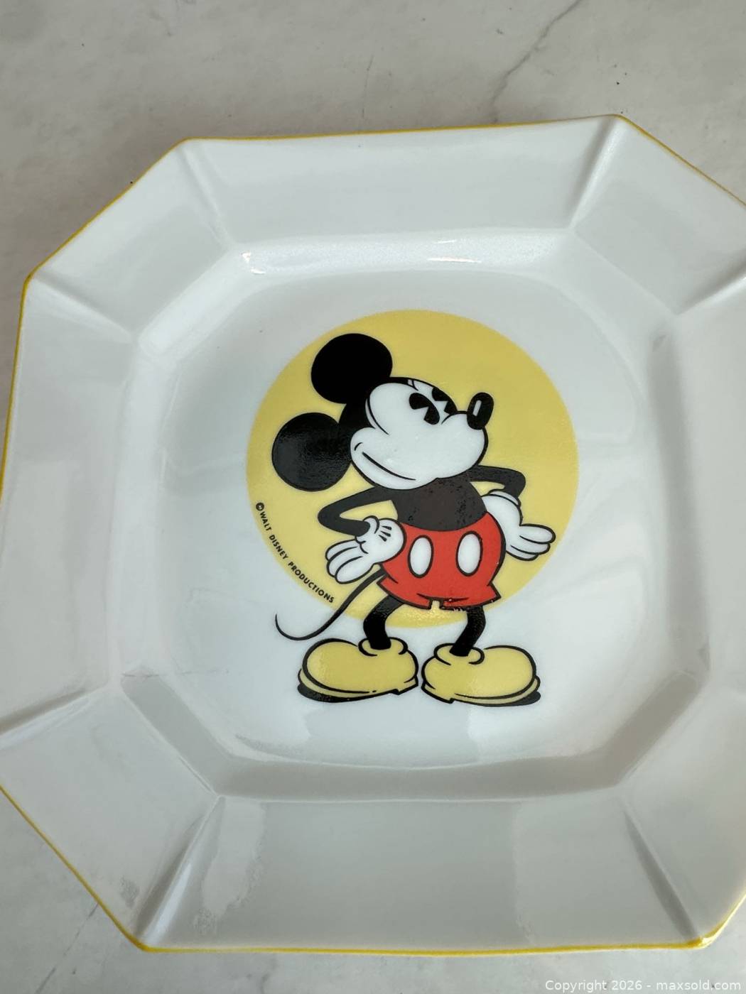 Walt Disney porcelain character plates, Goofy glass and plate hangers ...