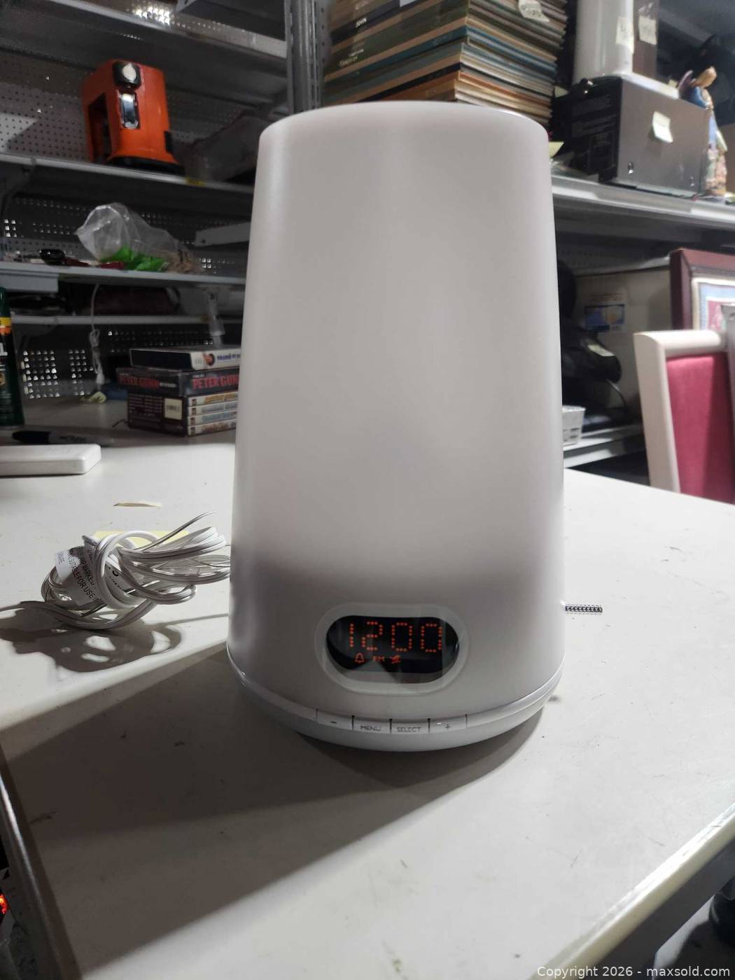 Philips wake-up light clock radio | Maxsold