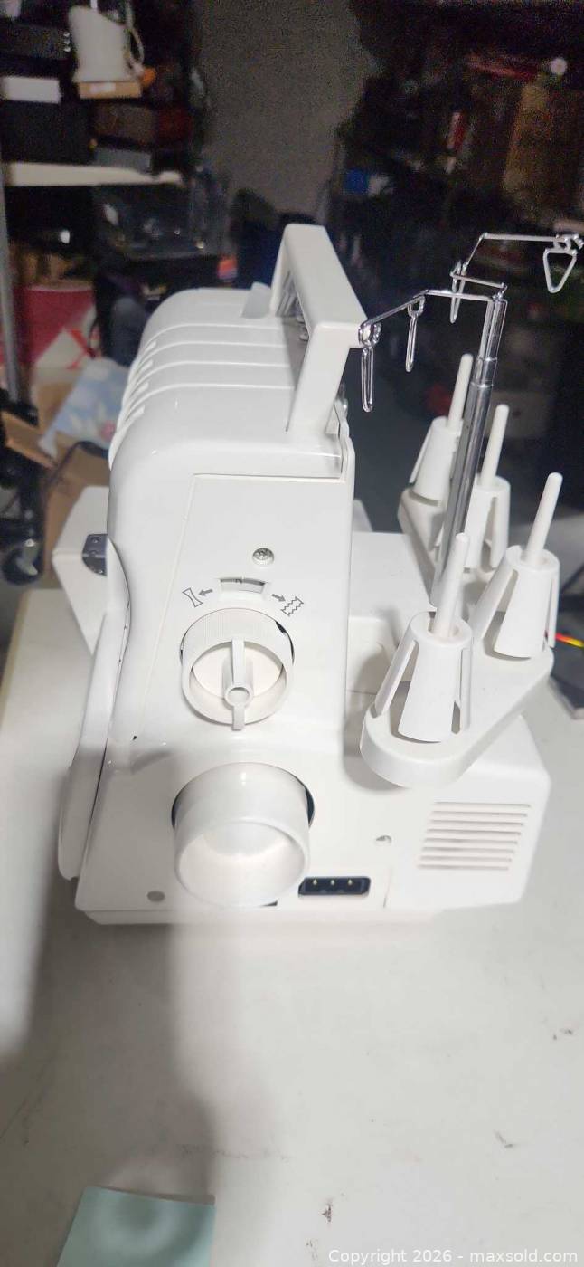 Baby Lock serger sewing machine | Maxsold