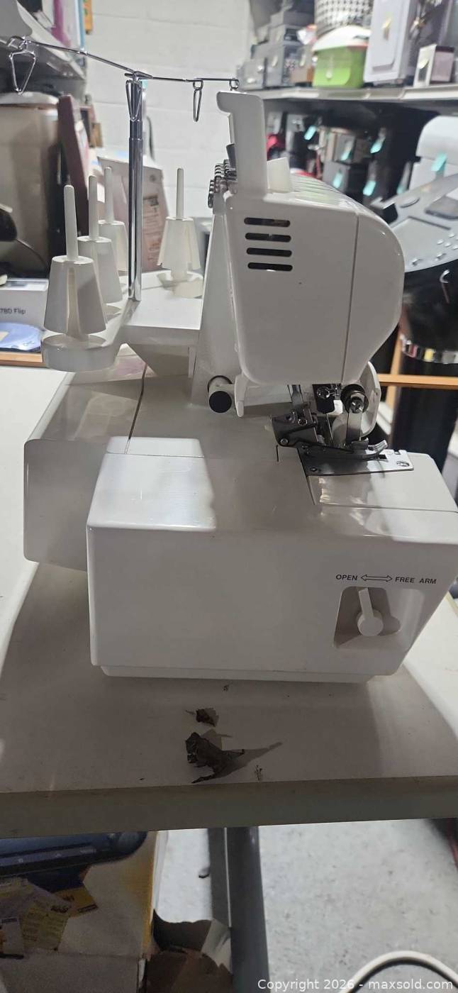 Baby Lock serger sewing machine | Maxsold