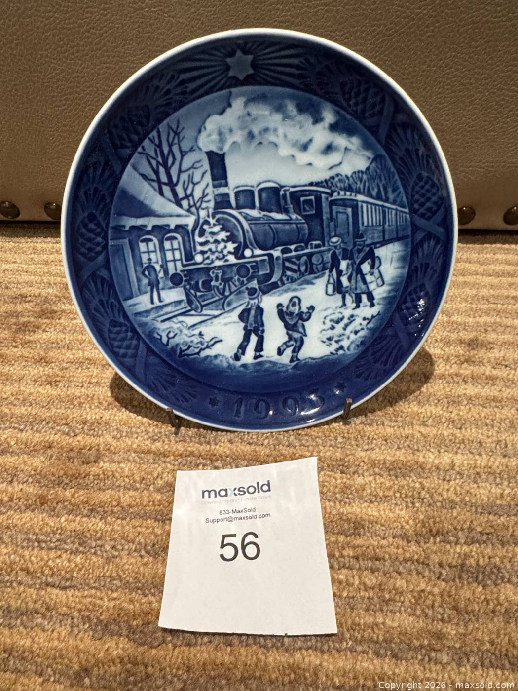 Royal Copenhagen 1993 Christmas Guests plate | Maxsold