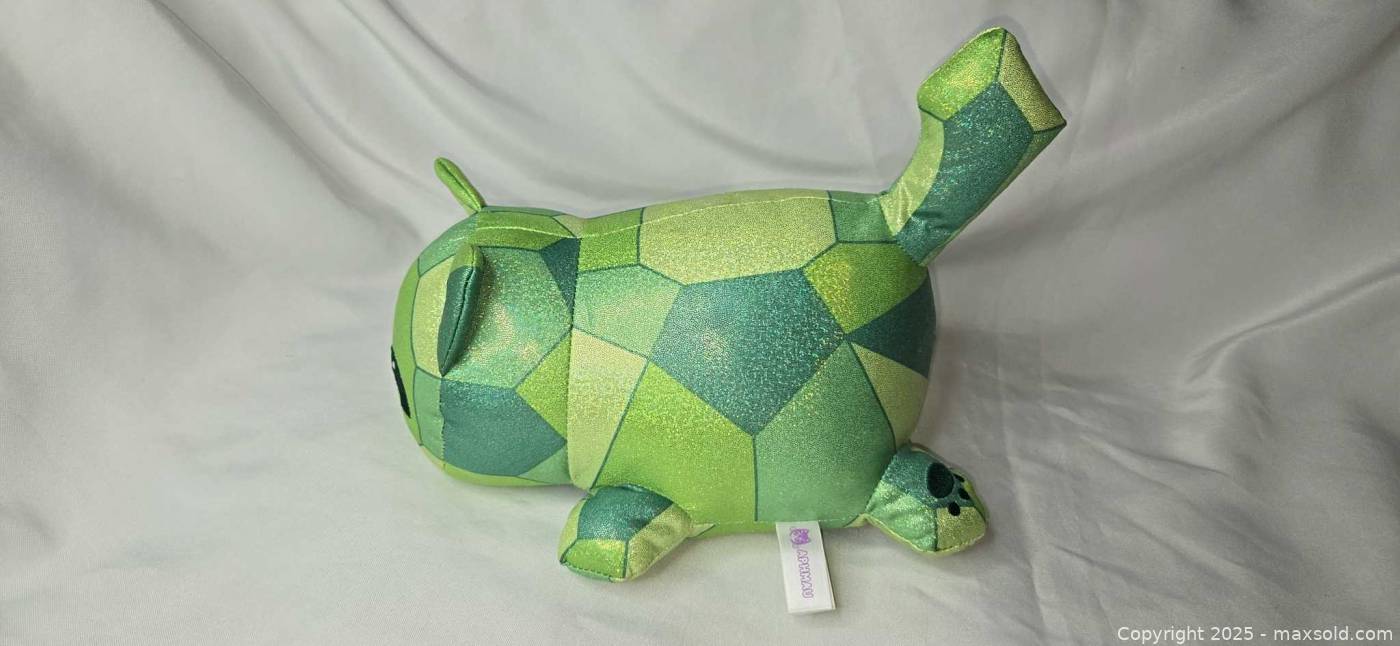 Aphmau MeeMeows Celestial Emerald Cat Plush 11" | Maxsold