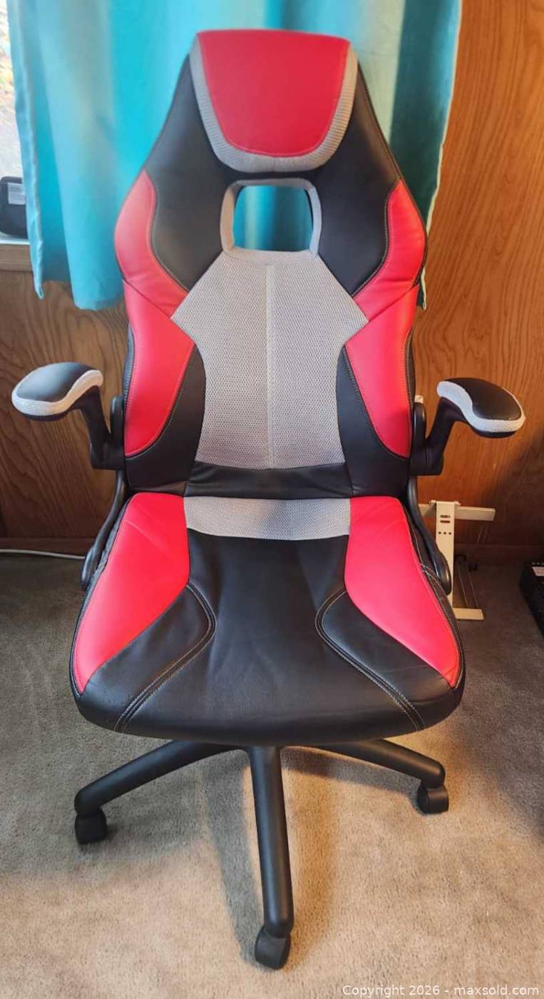 X Rocker TL20BT Gaming Swivel Chair | Maxsold