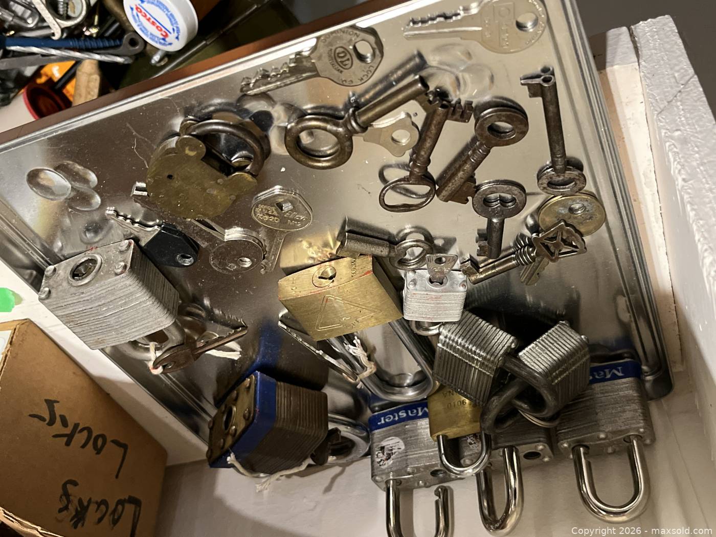 Mixed padlocks, cylinder locks and keys | Maxsold