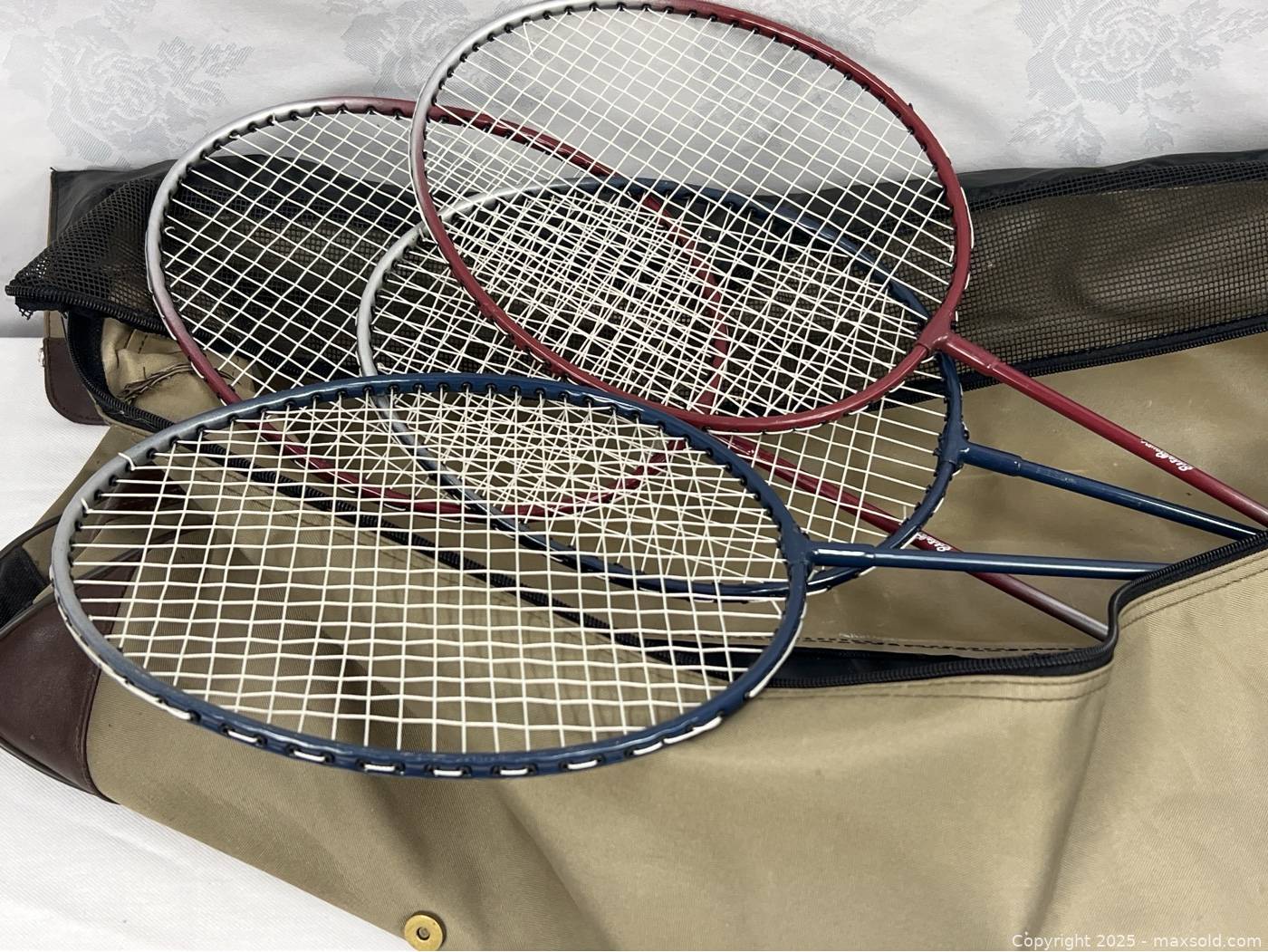 Eddie Bauer badminton & volleyball set | Maxsold