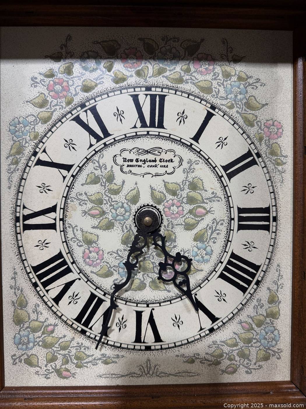 New England Pillar & Scroll wall clock | Maxsold