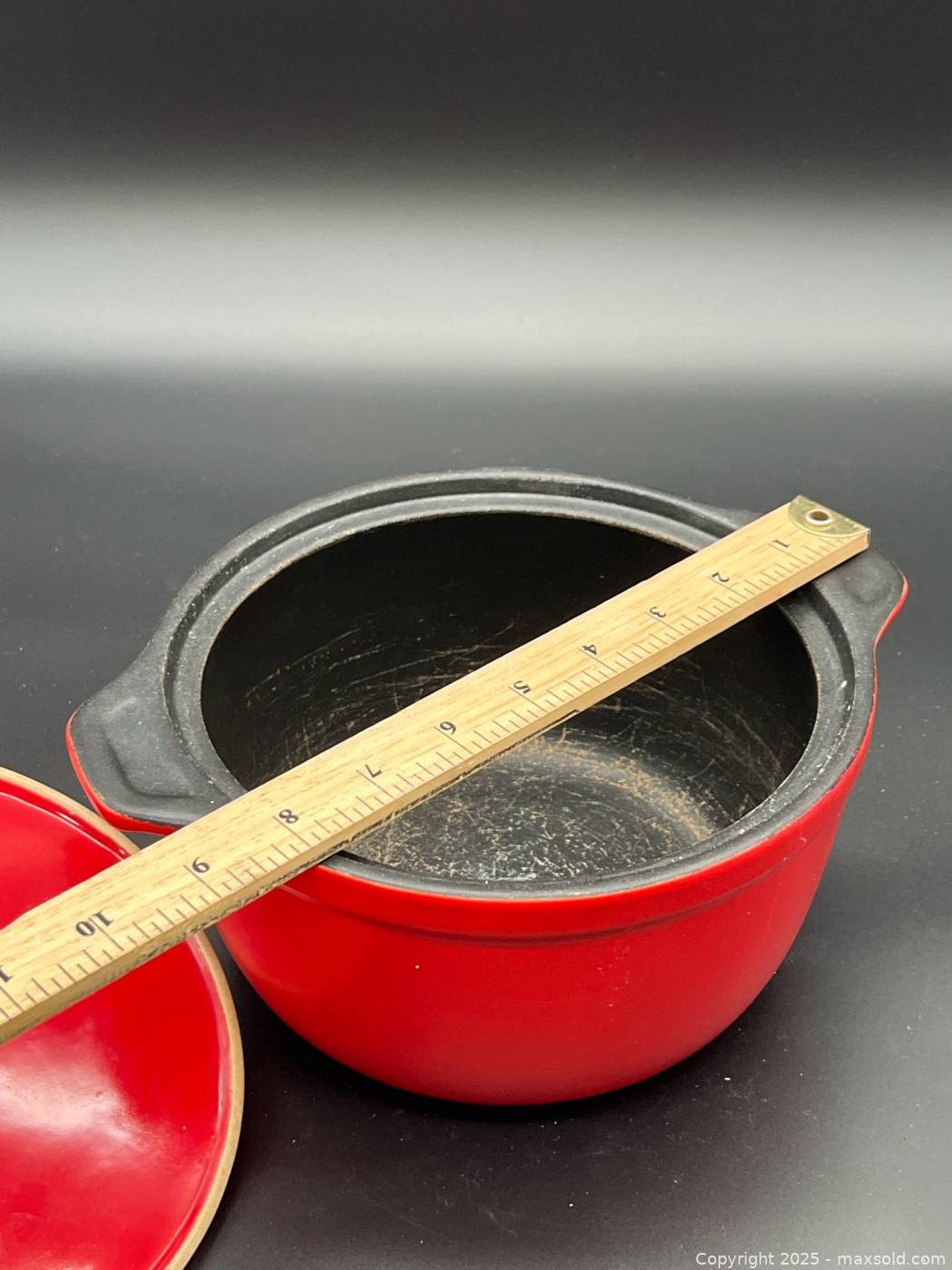 Maxwell Williams red Microstoven stoneware pot with lid | Maxsold