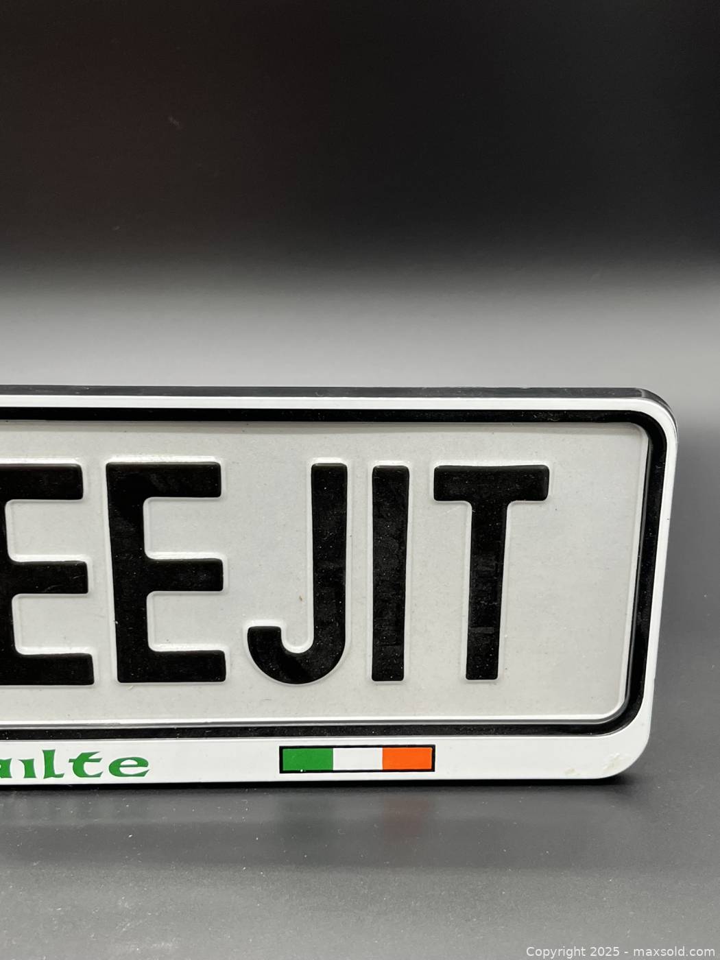 “Ye Big Eejit” novelty Irish license plate | Maxsold