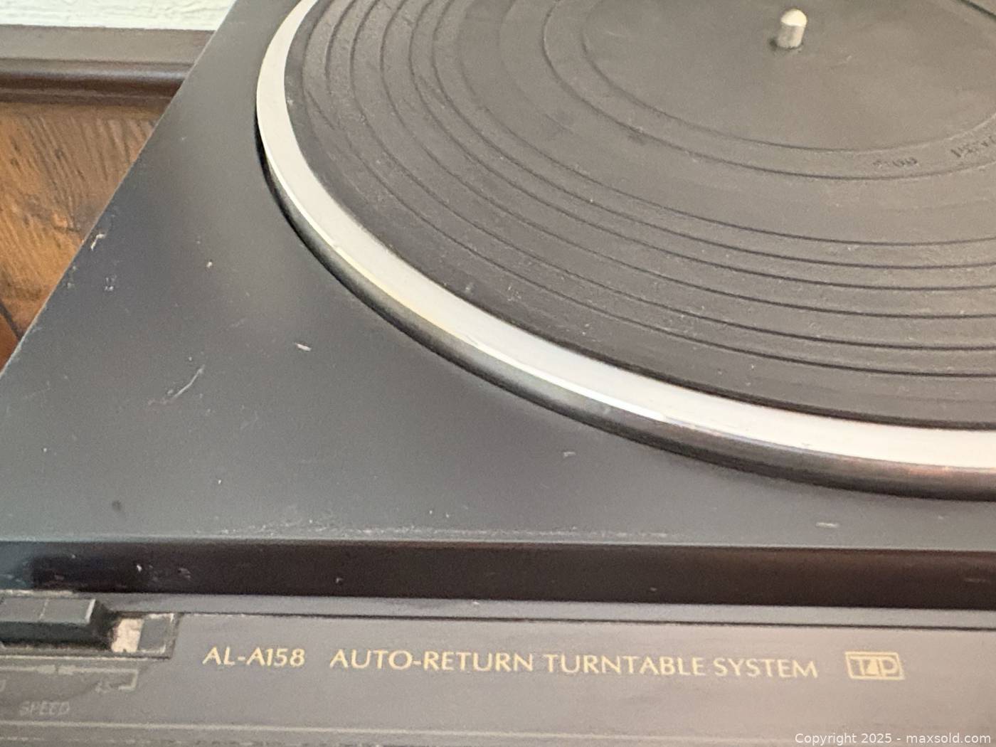 Vintage stereo stack with turntable, dual cassette, receiver and ...