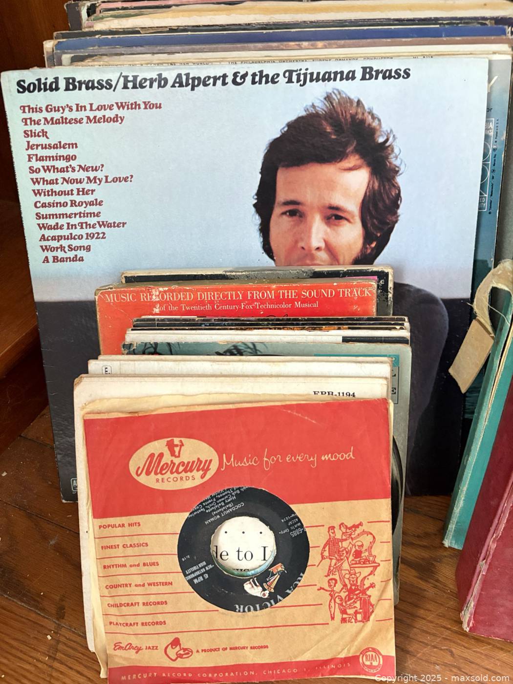 Vintage LPs, 45s and 78s assortment | Maxsold