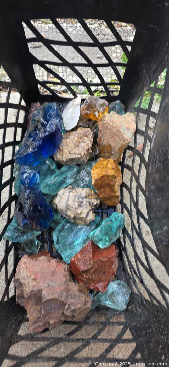 Mixed Slag Glass and Rock Specimens | Maxsold