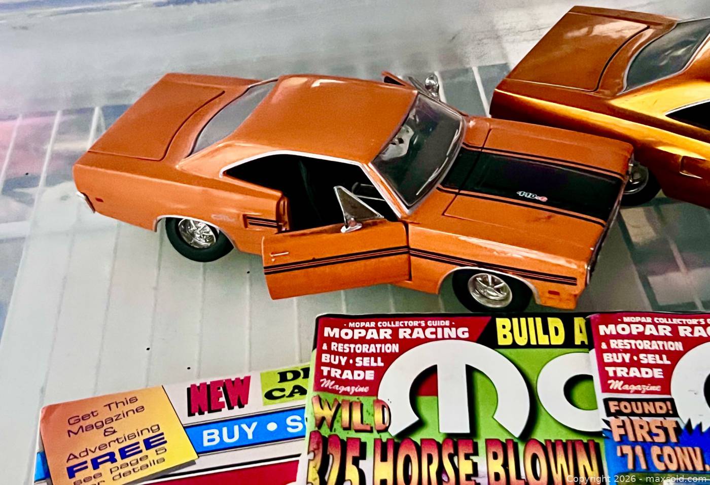 1:24 1970 Plymouth Road Runner & GTX Diecast Cars With Mopar Magazines ...
