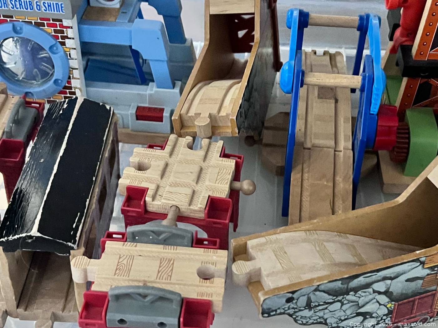 Thomas & Friends Wooden Railway trains, track and scenery assortment ...