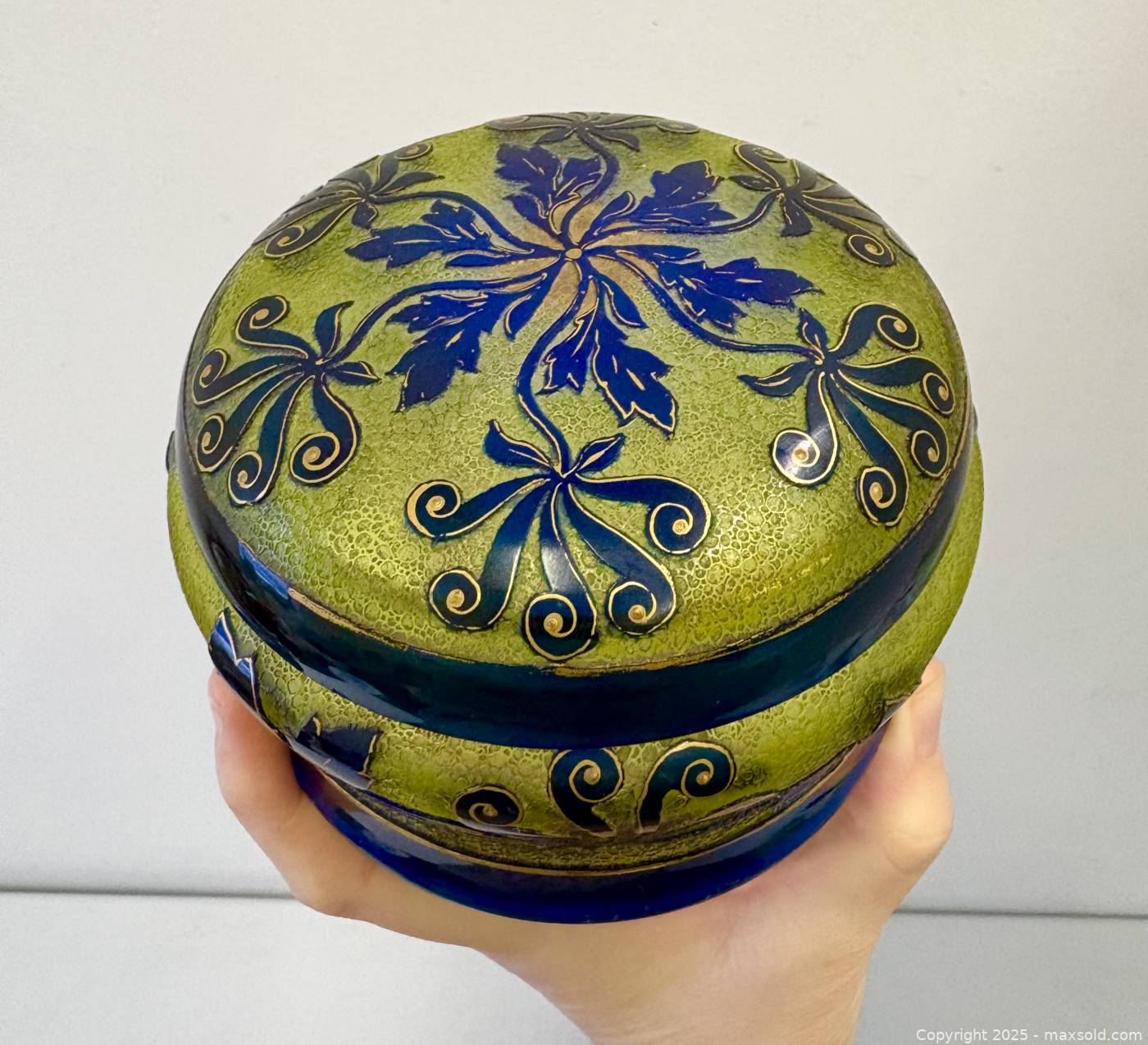 C.1920 Bohemian cameo glass lidded box | Maxsold