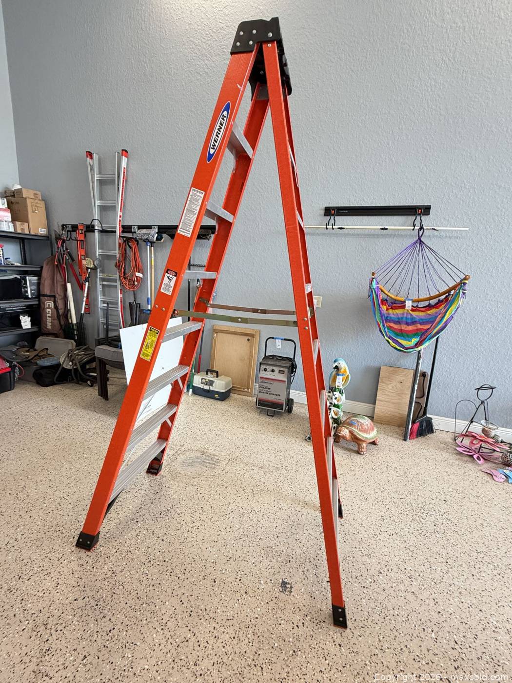 Werner NXTIA08 8 ft fiberglass stepladder | Maxsold