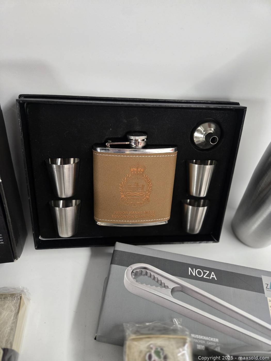 Mixed barware tools set Bowring Noza Vineyard | Maxsold