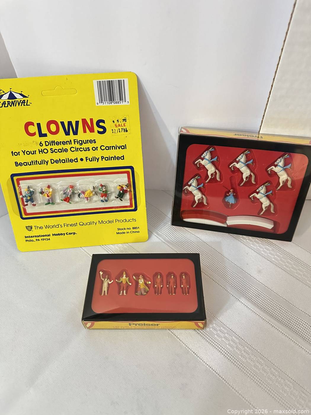 HO scale carnival & train accessory lot | Maxsold