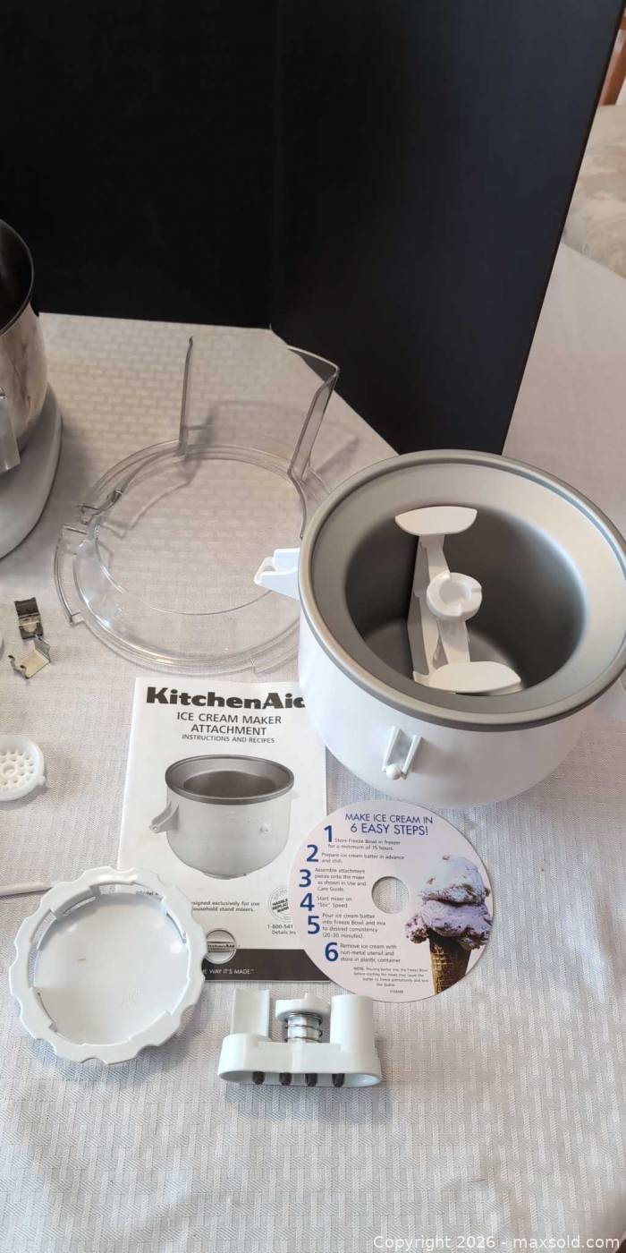 KitchenAid Classic 5-Quart Stand Mixer & Accessories | Maxsold
