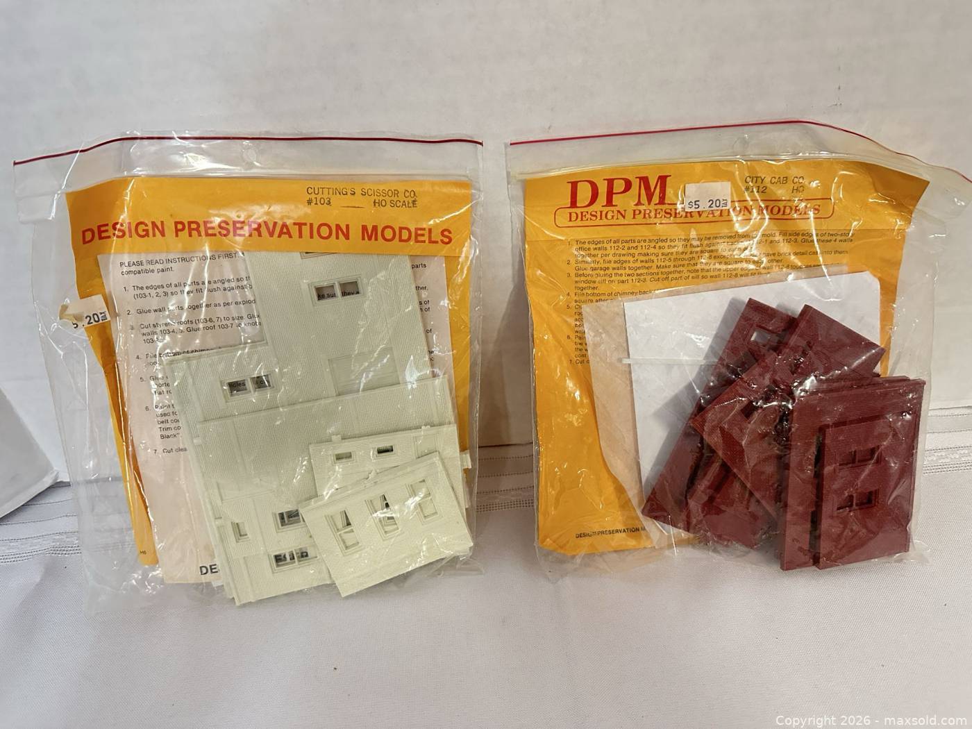 John Deere HO die-cast vehicles & kits | Maxsold