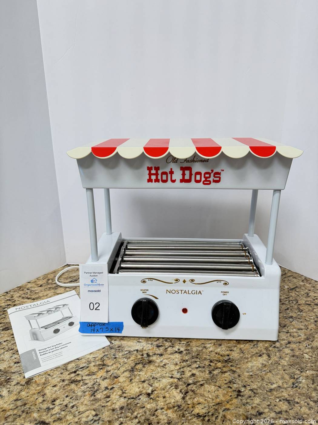 Nostalgia HDR565 electric hot dog roller | Maxsold
