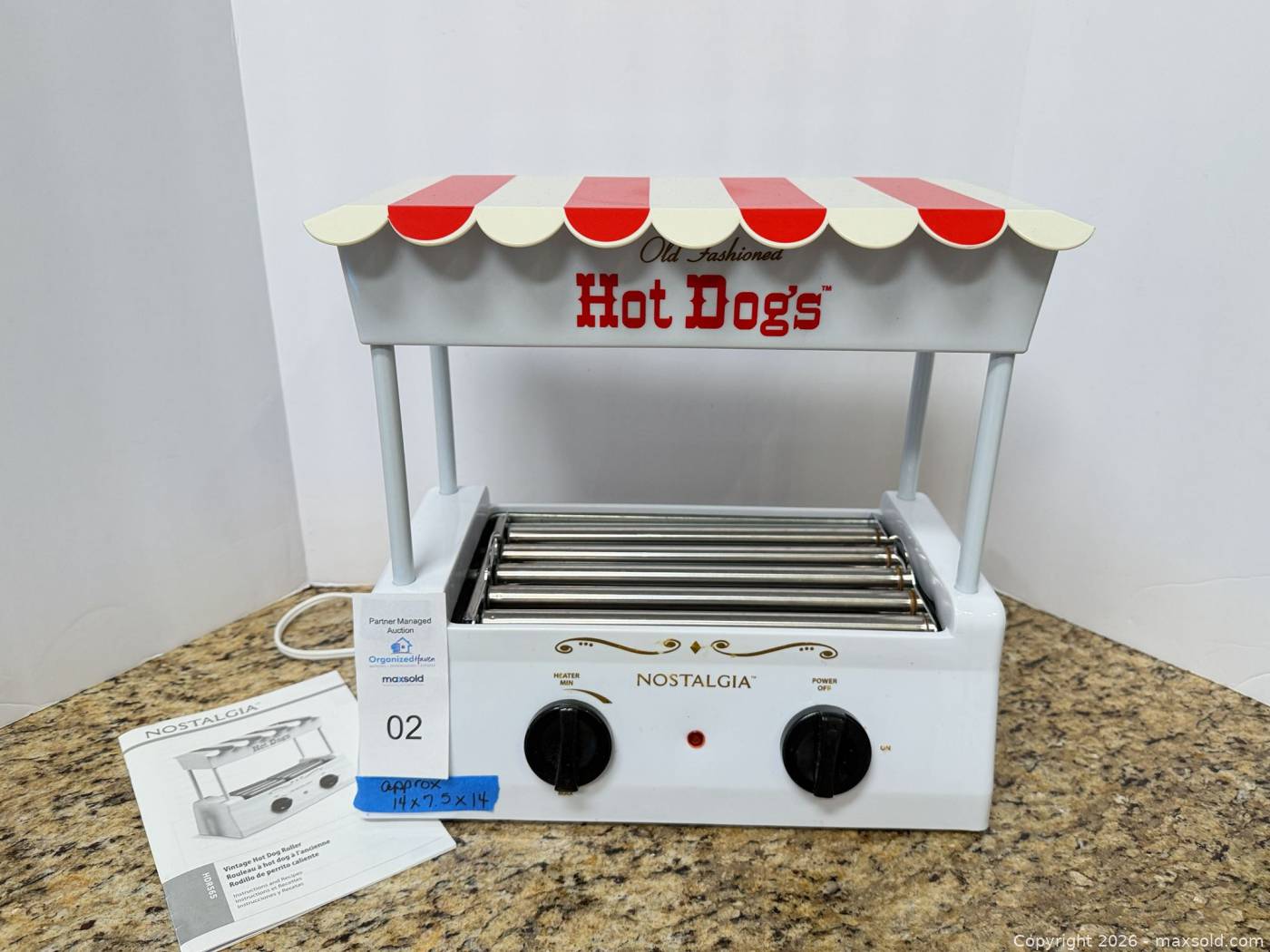Nostalgia HDR565 electric hot dog roller | Maxsold