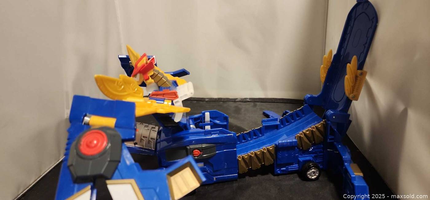 Choirock Turning Mecard Mega Teryx transforming truck toy | Maxsold