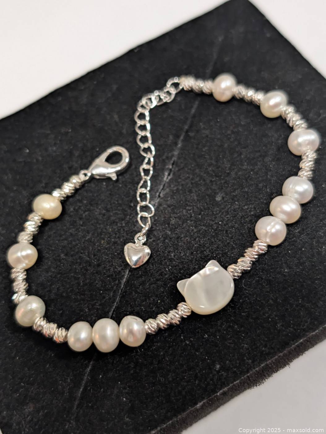 Genuine freshwater pearl bracelet 8.5 in | Maxsold