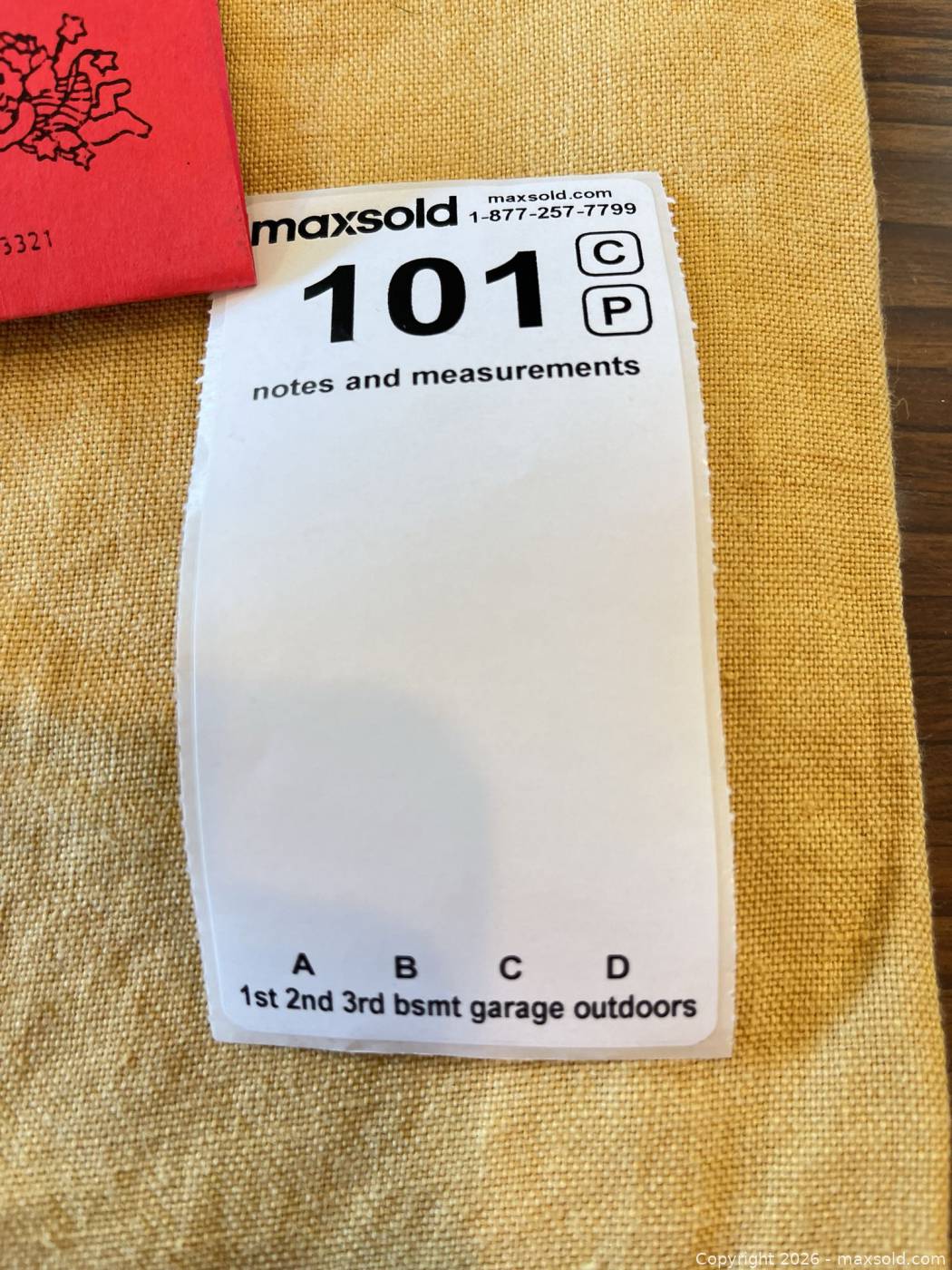 Vintage costume jewelry pins and brooches | Maxsold