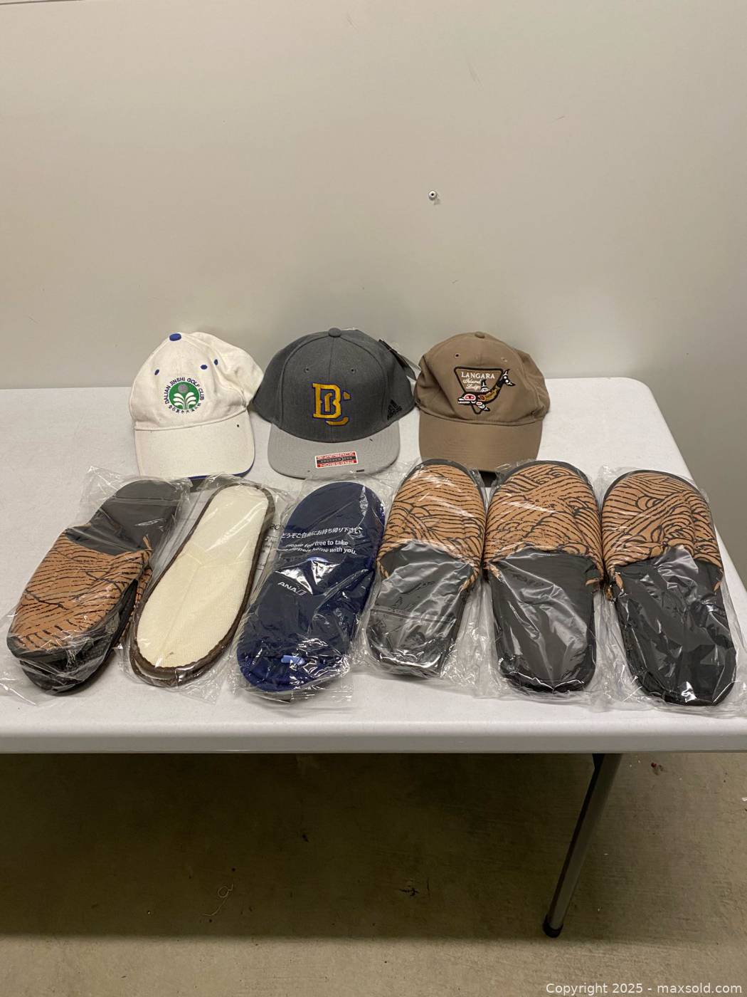 3 Baseball Caps & New Hotel Airline Slippers | Maxsold
