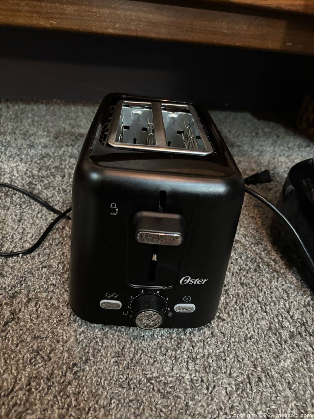 Oster 2-slice toaster and KitchenAid food processor | Maxsold