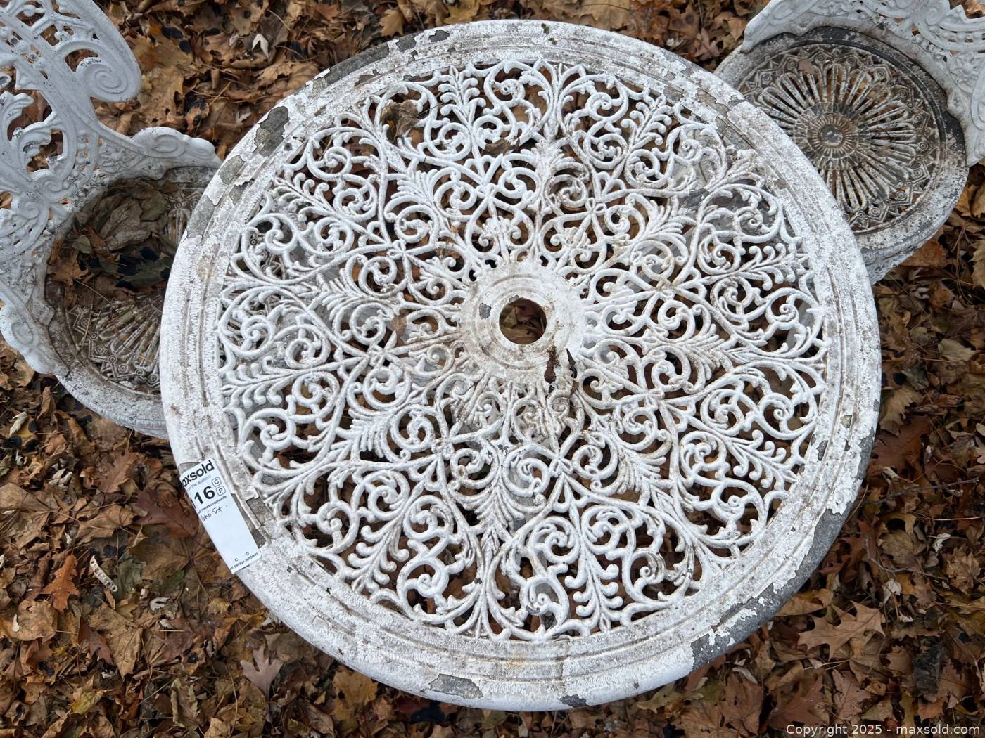 Vintage painted aluminum bistro patio set | Maxsold