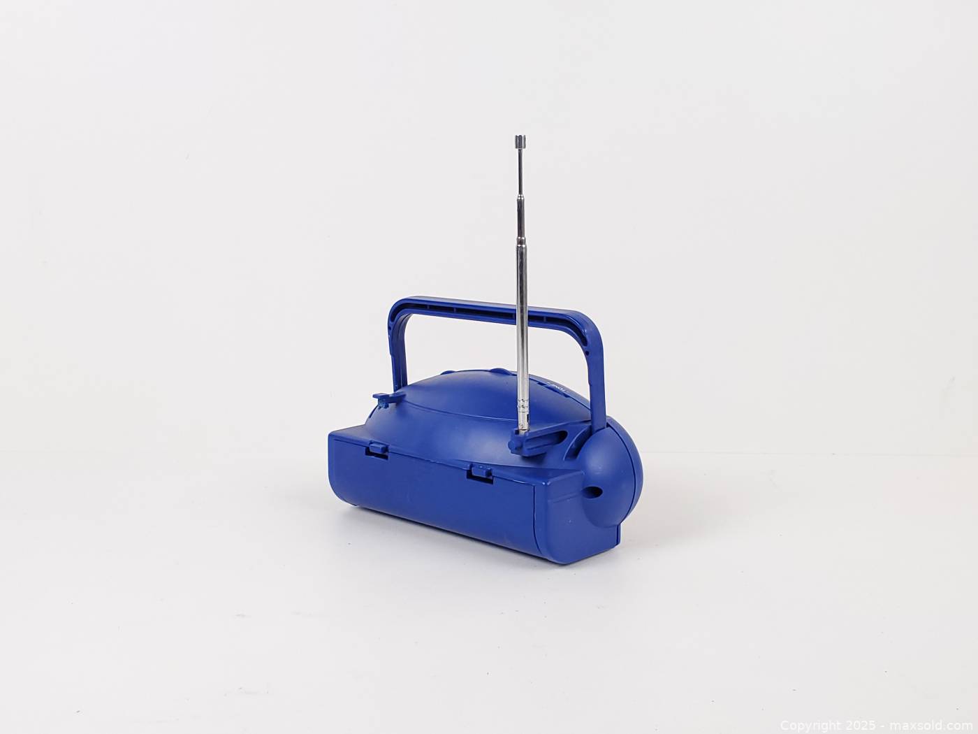 Nissan mini blue portable radio boombox | Maxsold