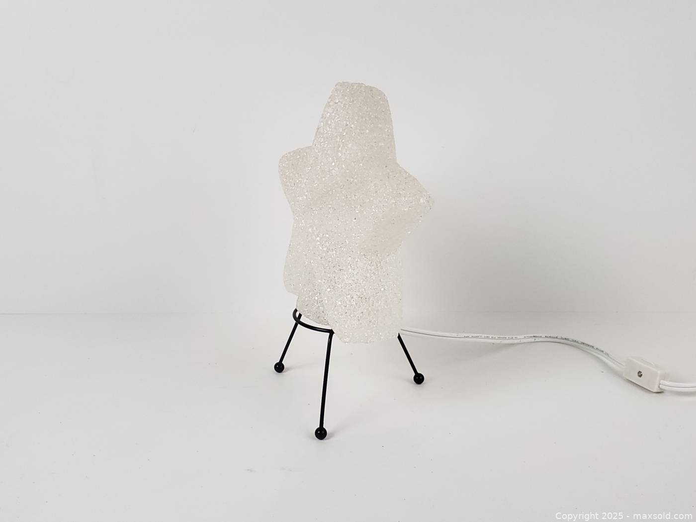 Star-shaped jelly popcorn table lamp | Maxsold